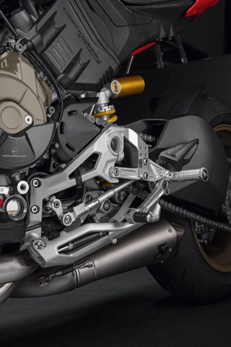 Ducati- Adjustable rider footpegs in aluminium. [96280631CA ...